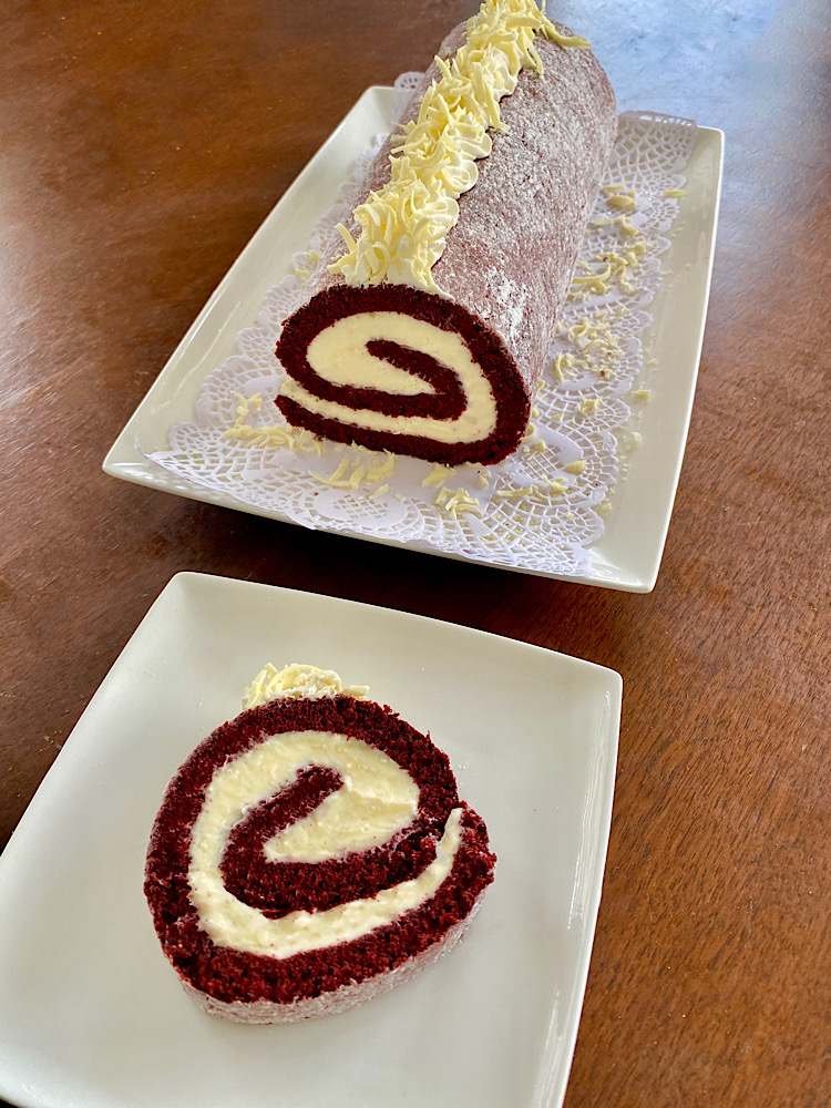 Red velvet roll cake | Mooie recepten