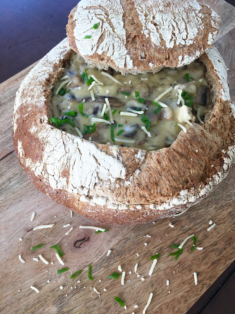 Gevuld brood met kipragout | Mooie recepten